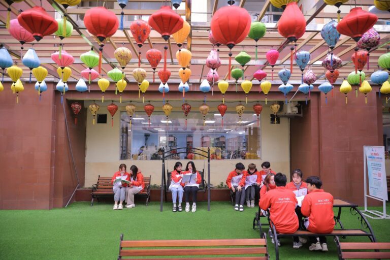 VỀ PTITHCM – Ptit